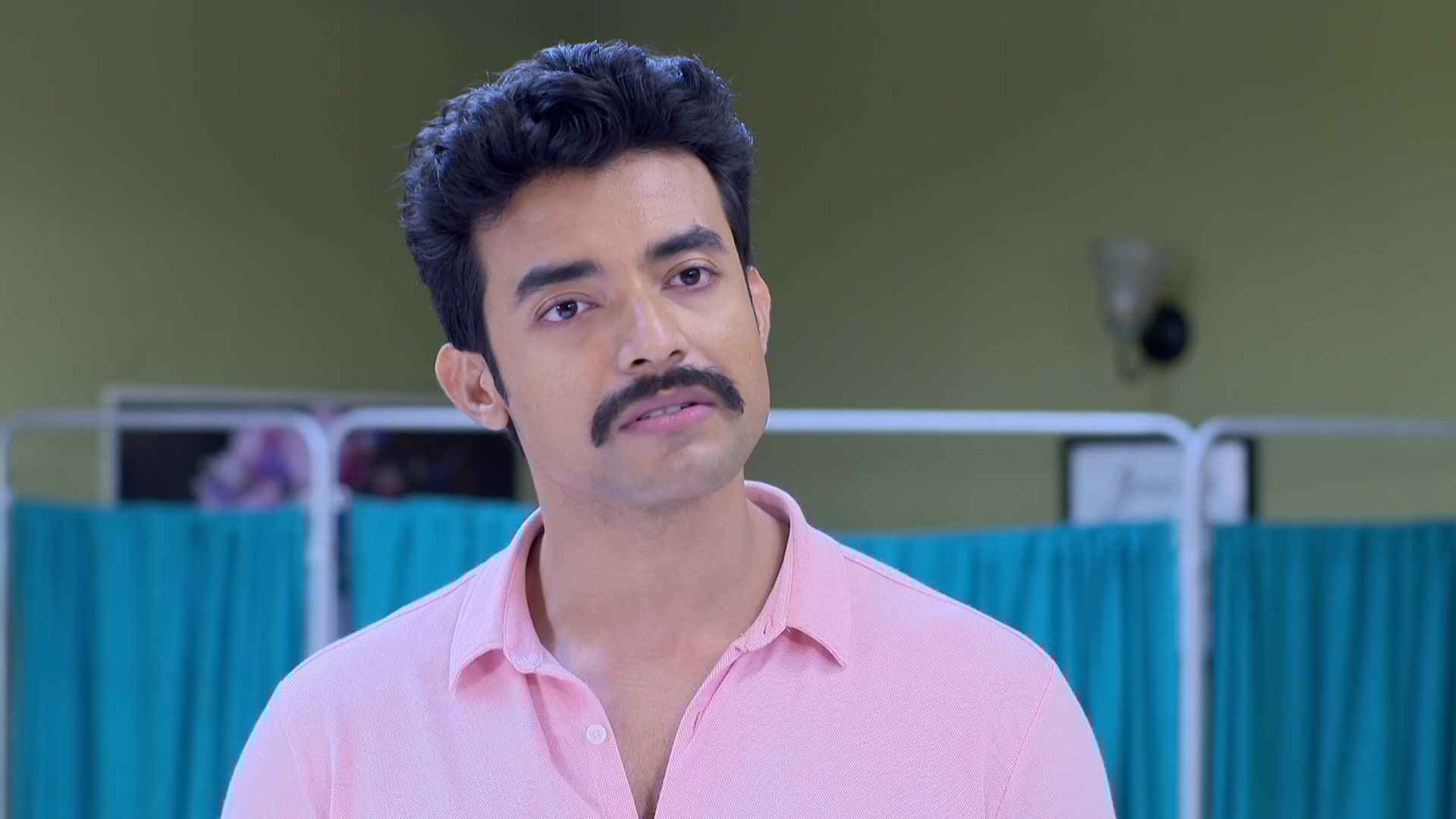 Watch Guddi Episode 202 on JioHotstar