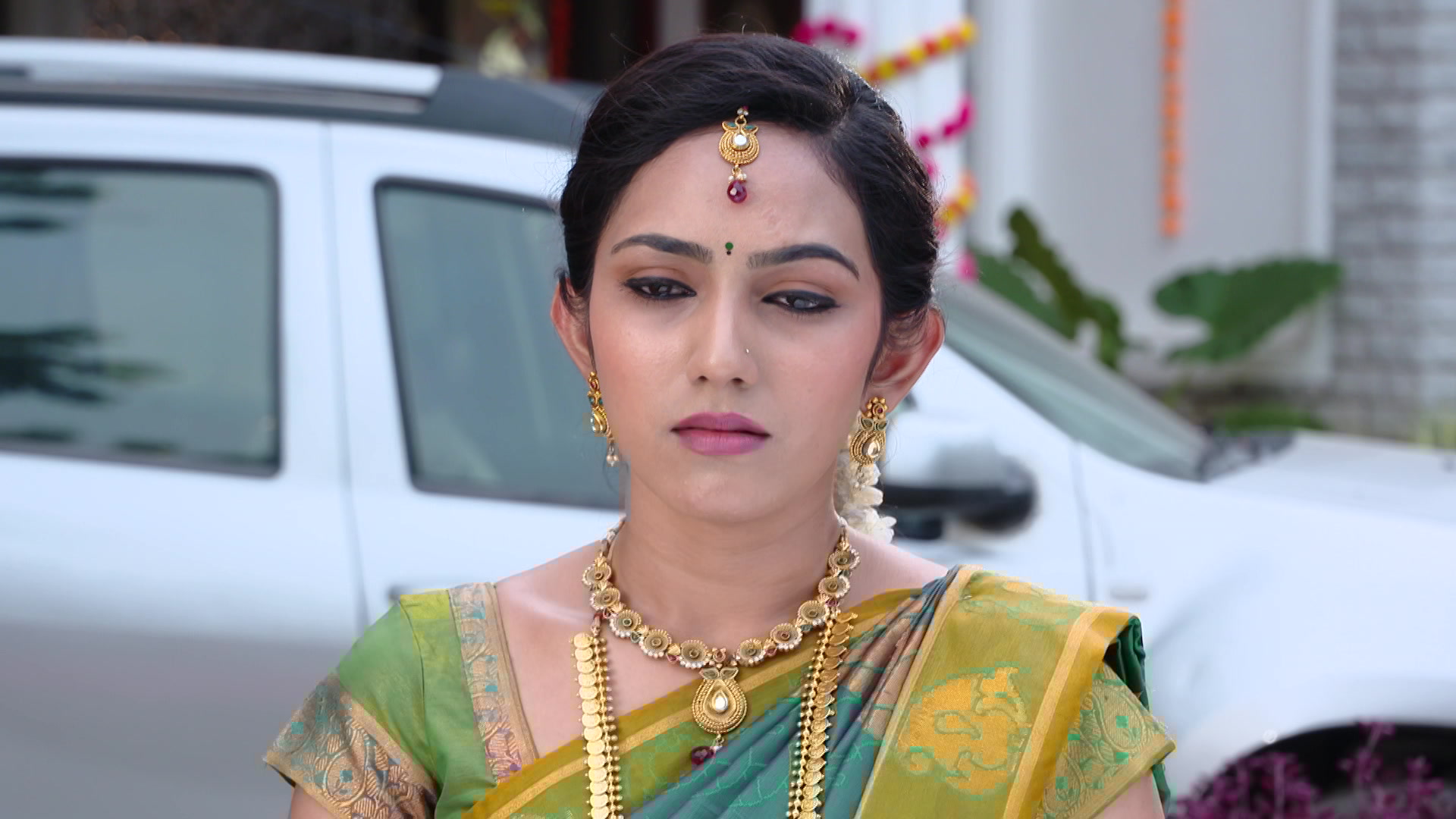 Watch Bangarada Panjara S1 Episode 199 on JioHotstar