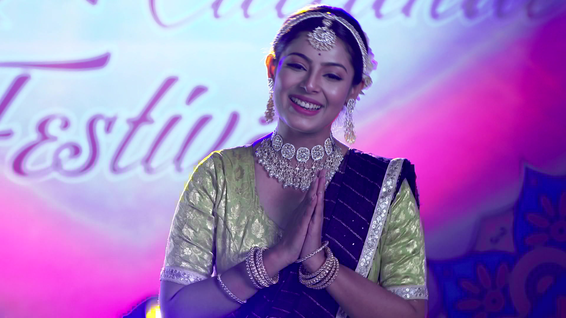 Watch roshnai only on Watcho