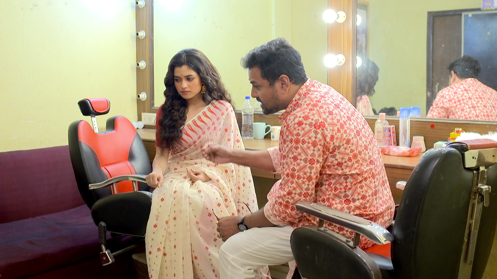 Watch Guddi Episode 240 on JioHotstar