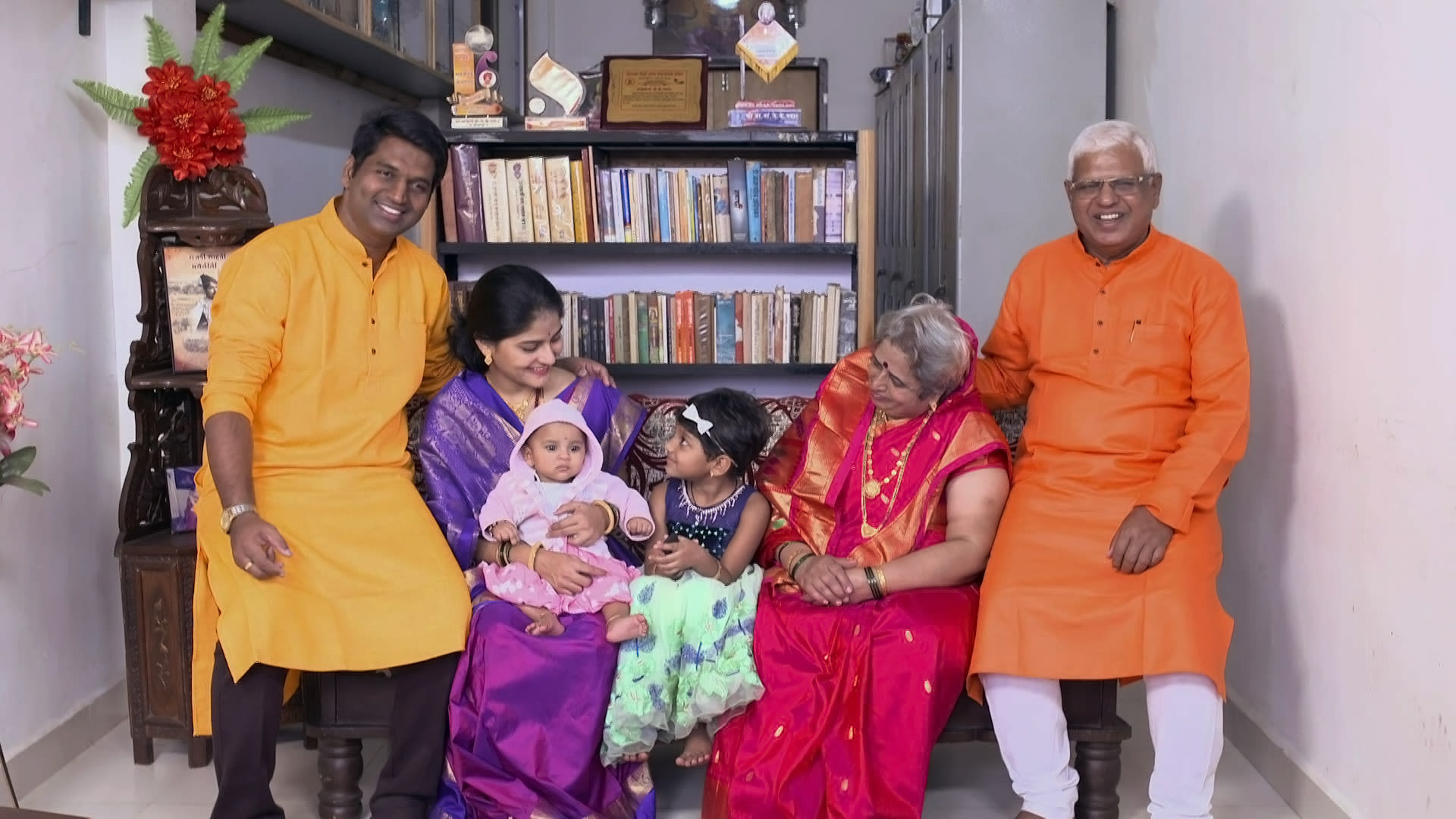 Watch Sun Sasu Sun S1 Episode 6 on JioHotstar