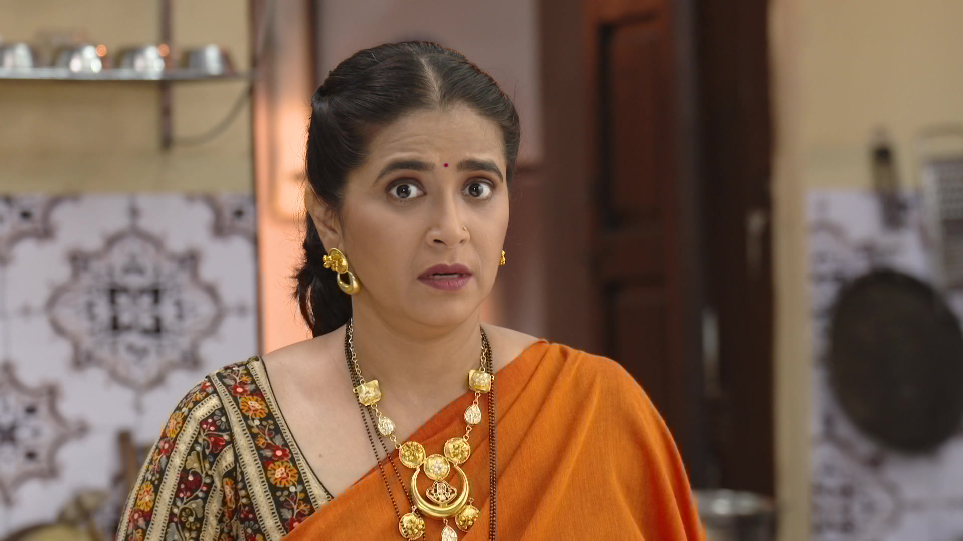 Watch Aboli Episode 899 on JioHotstar