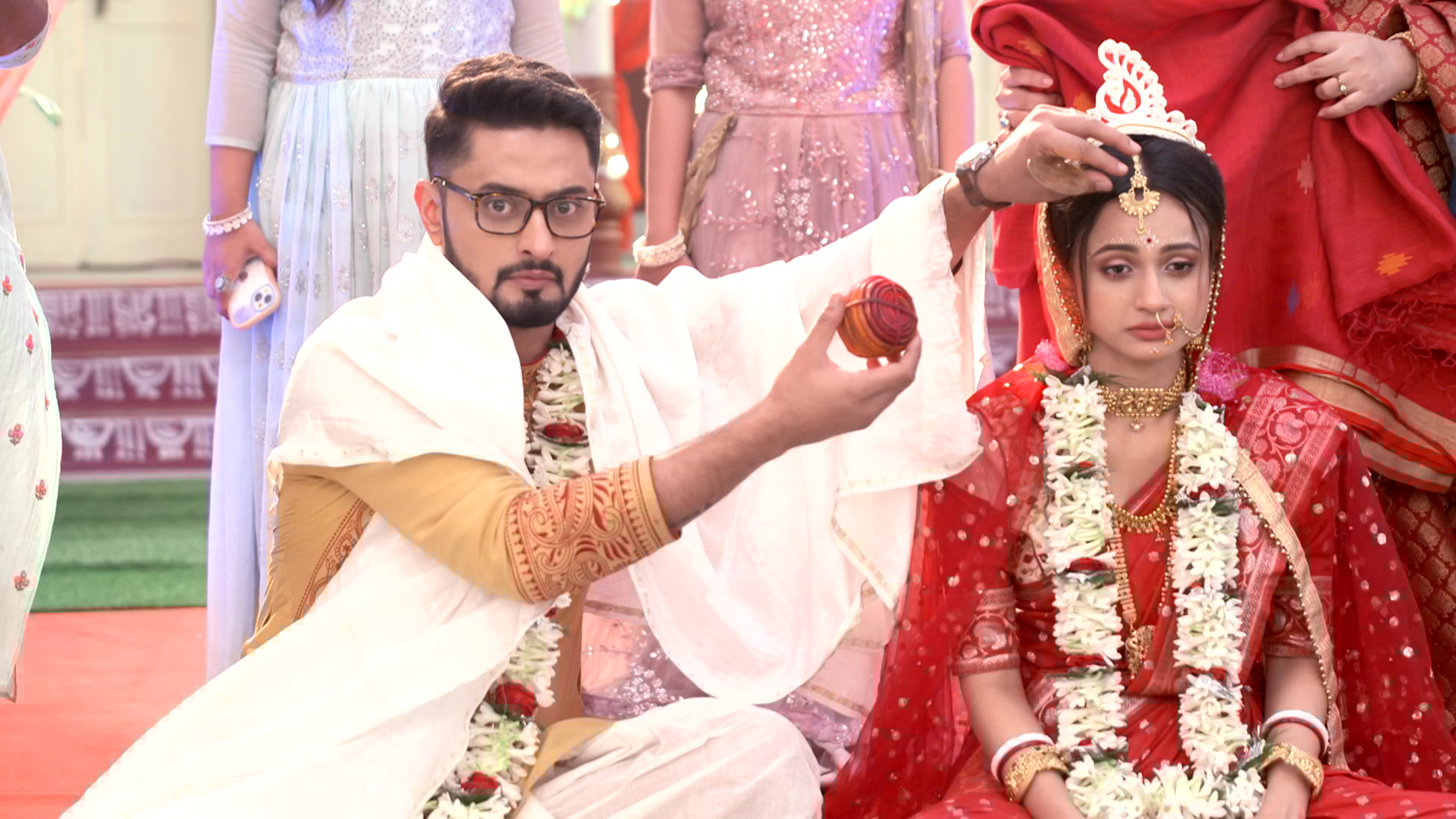 Watch Dui Shalik Episode 51 on JioHotstar