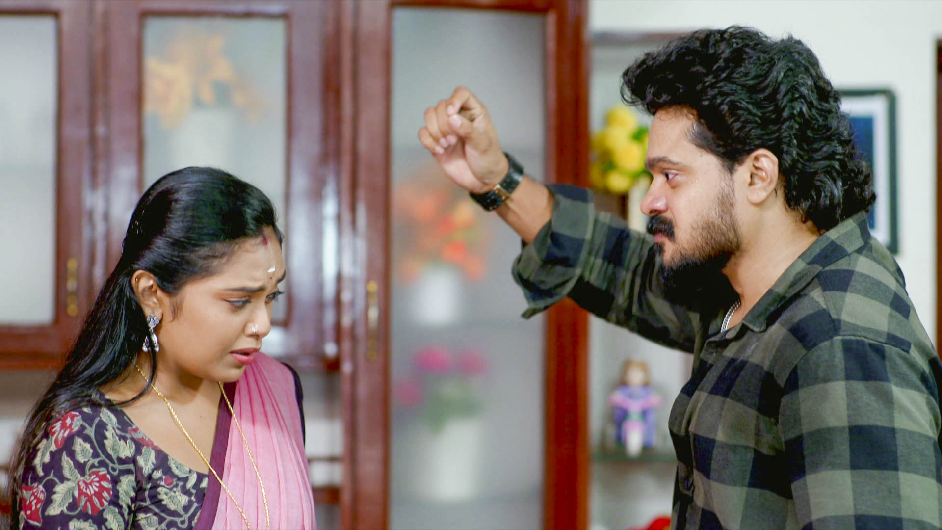 Watch Chempaneer Poovu S1 Episode 532 on JioHotstar