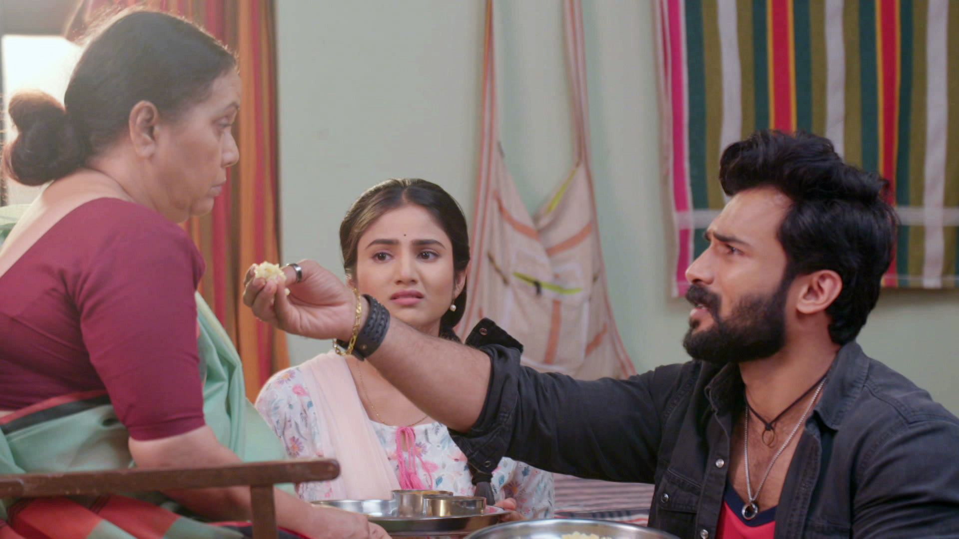 Watch Yed Lagla Premacha Episode 385 on JioHotstar