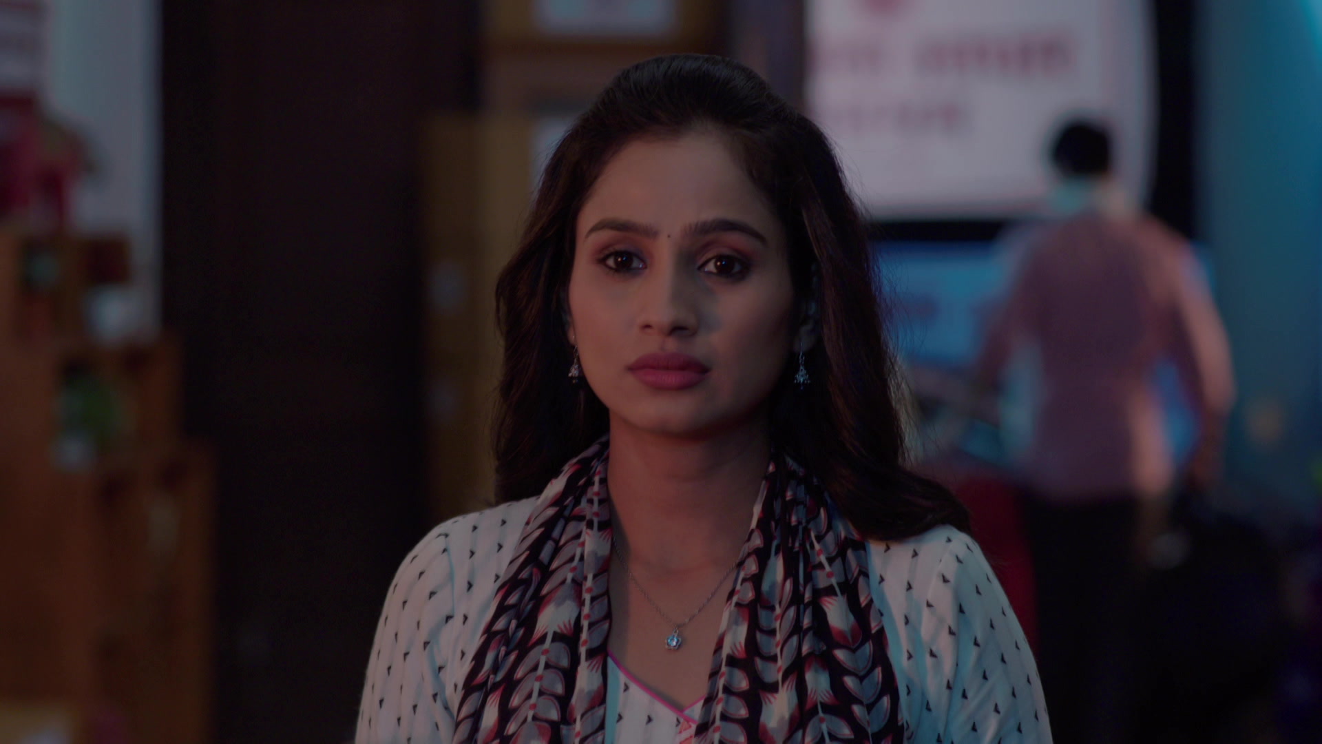 Watch Man Dhaga Dhaga Jodte Nava S1 Episode 391 on JioHotstar