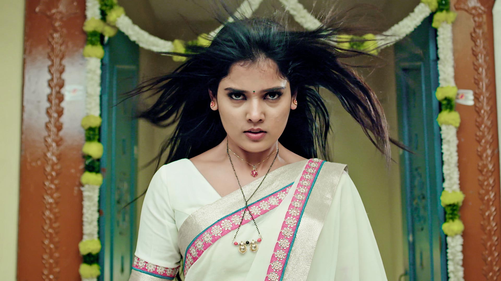 Watch Yajamana Episode 125 on JioHotstar