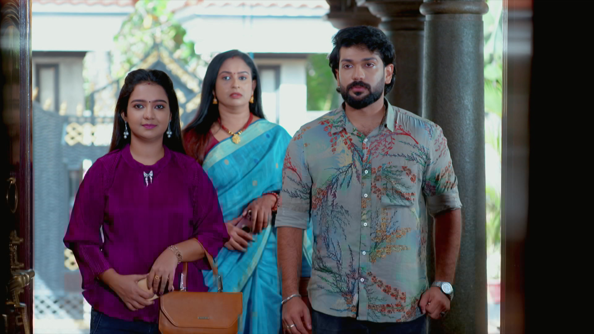 Watch Chempaneer Poovu Episode 308 on JioHotstar