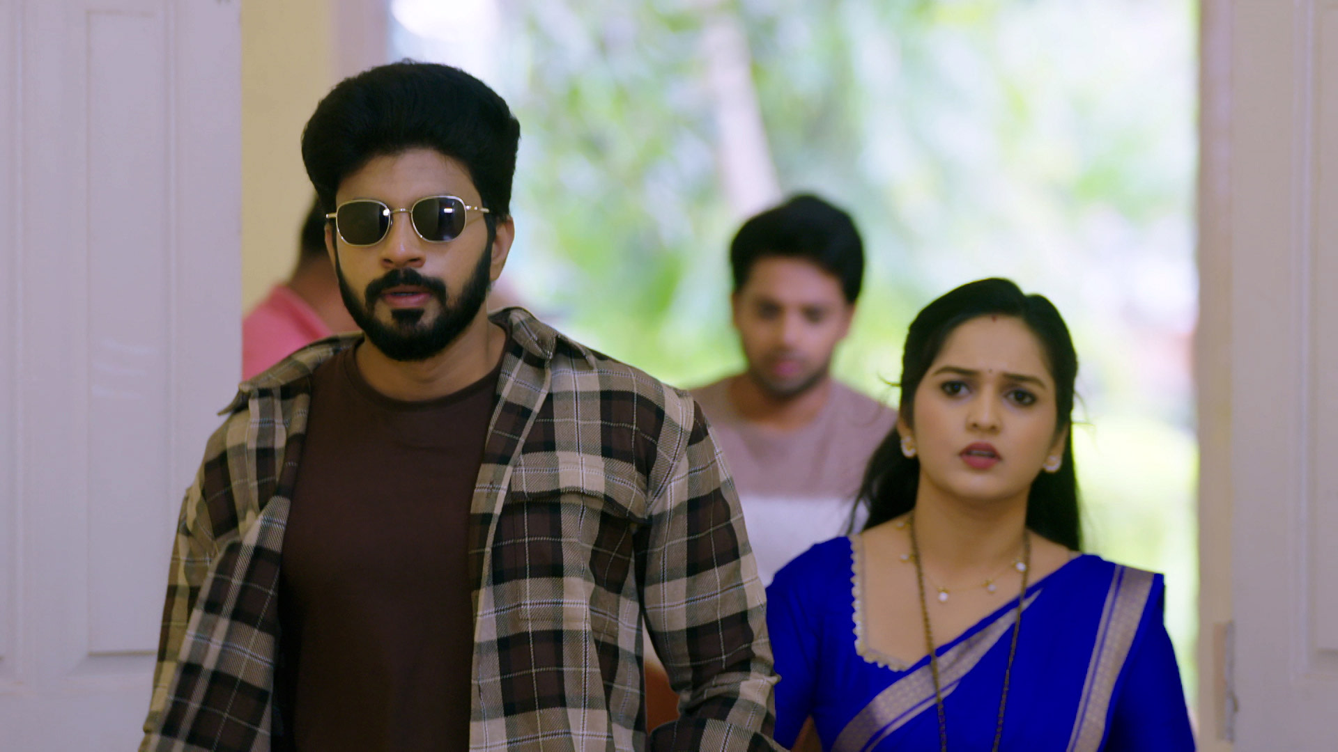 Watch Karimani S1 Episode 376 on JioHotstar