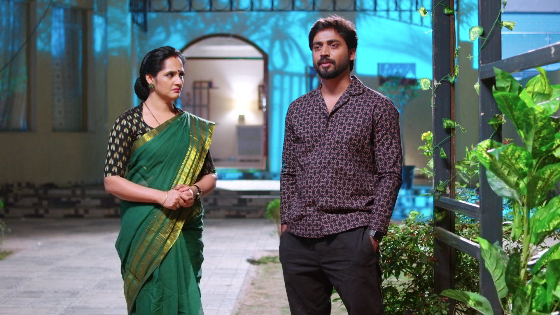 Watch Guppedantha Manasu S1 Episode 703 on JioHotstar