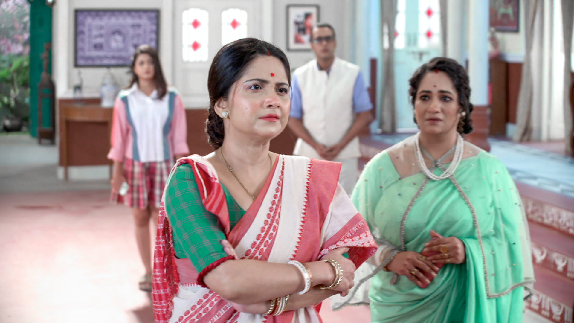 Watch Dui Shalik S1 Episode 178 on JioHotstar