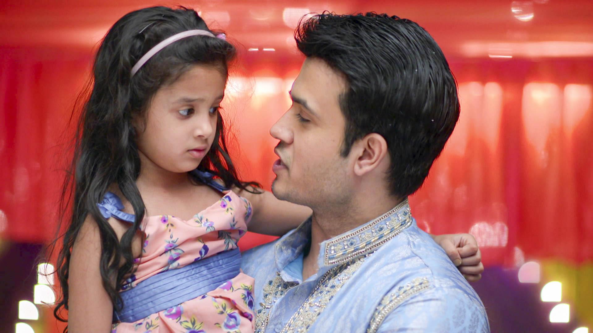 Watch Kemiti Aie Samparka S1 Episode 657 on JioHotstar