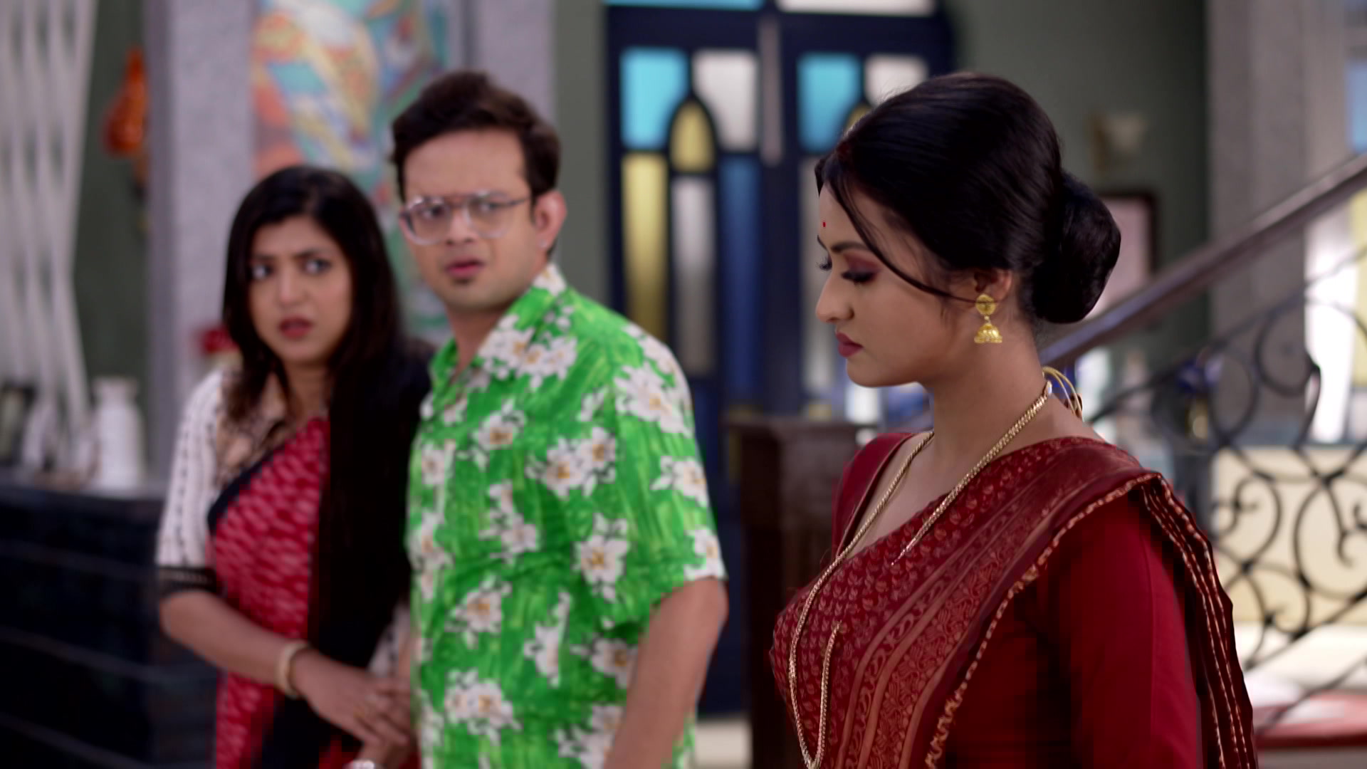 Watch Ponchomi S1 Episode 114 on JioHotstar