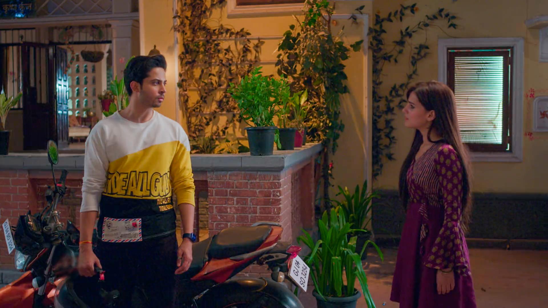 Watch a clip from Dimple Gives Samar an Ultimatum on Hotstar