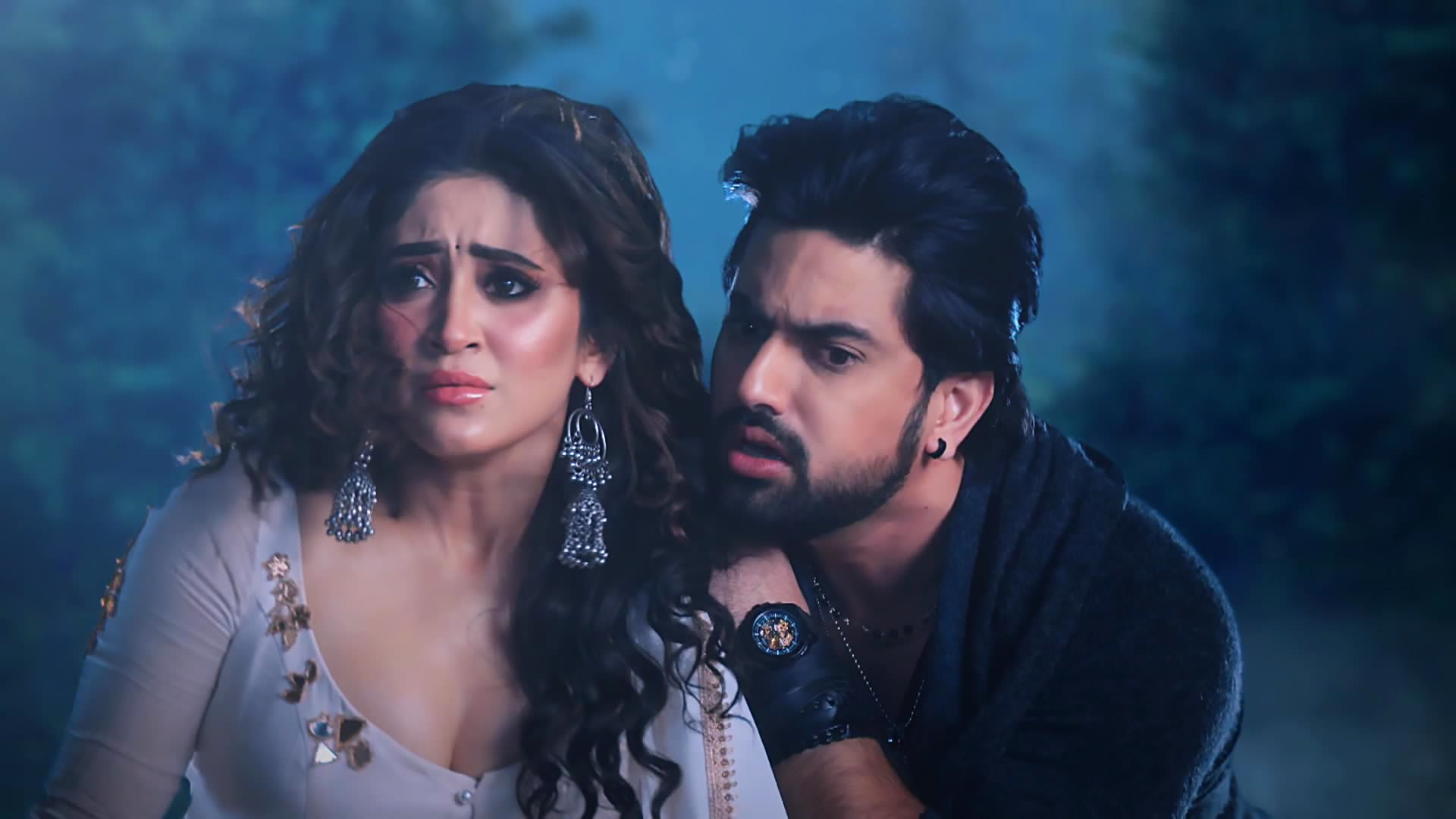 Watch Bekaaboo Episode 1 on JioHotstar