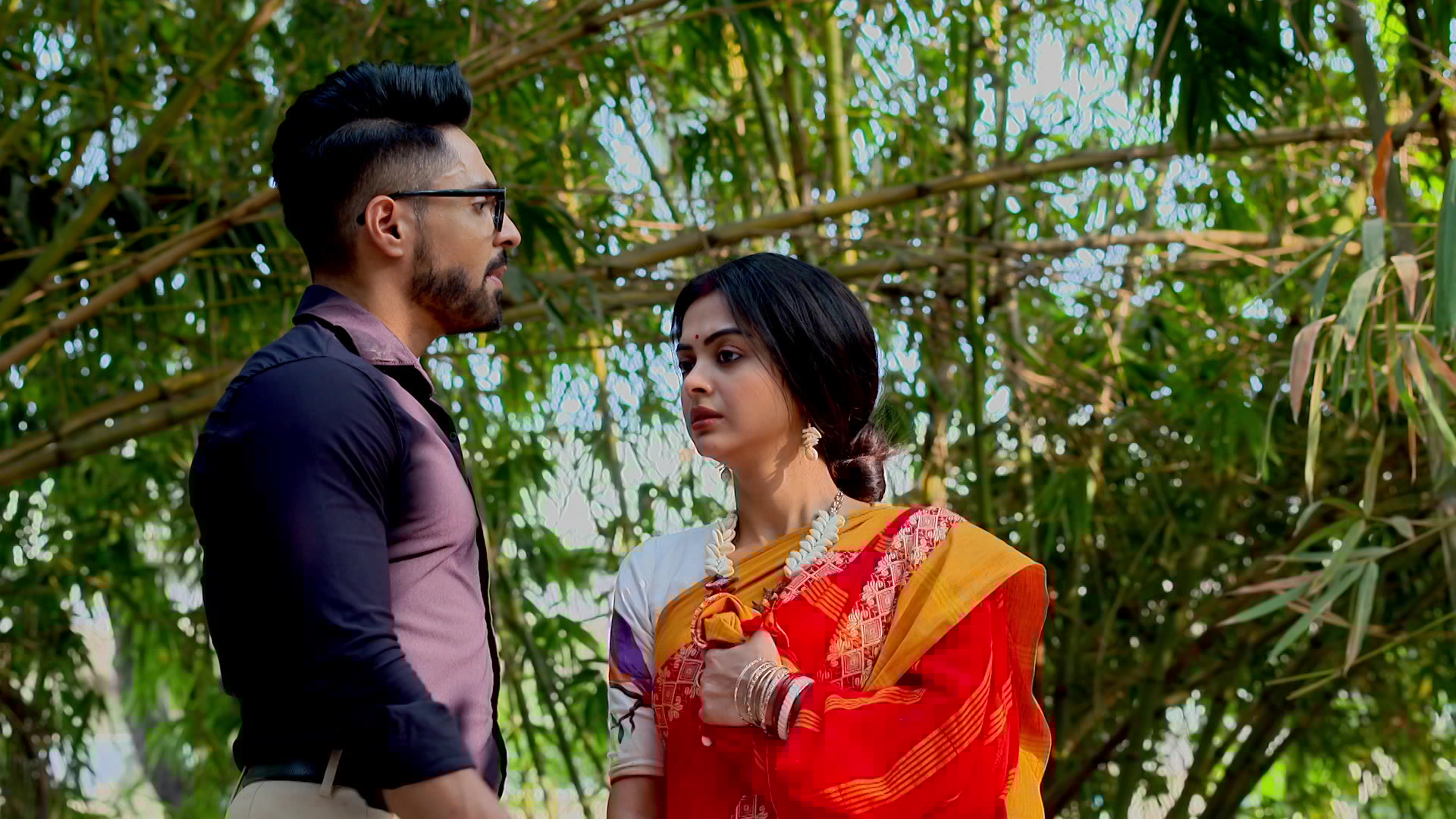 Watch Gaatchora S1 Episode 332 on JioHotstar