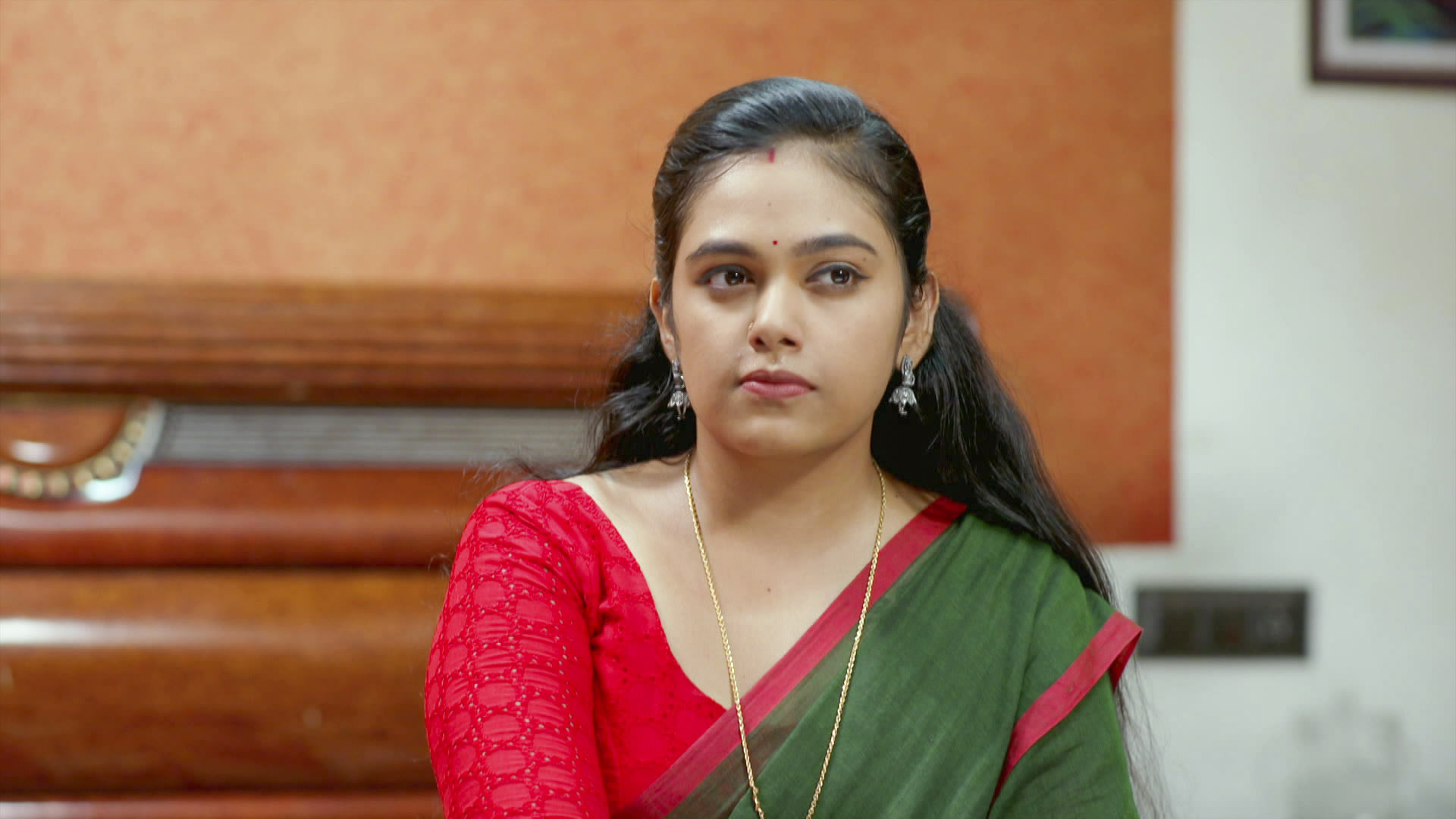 Watch Chempaneer Poovu S1 Episode 590 on JioHotstar