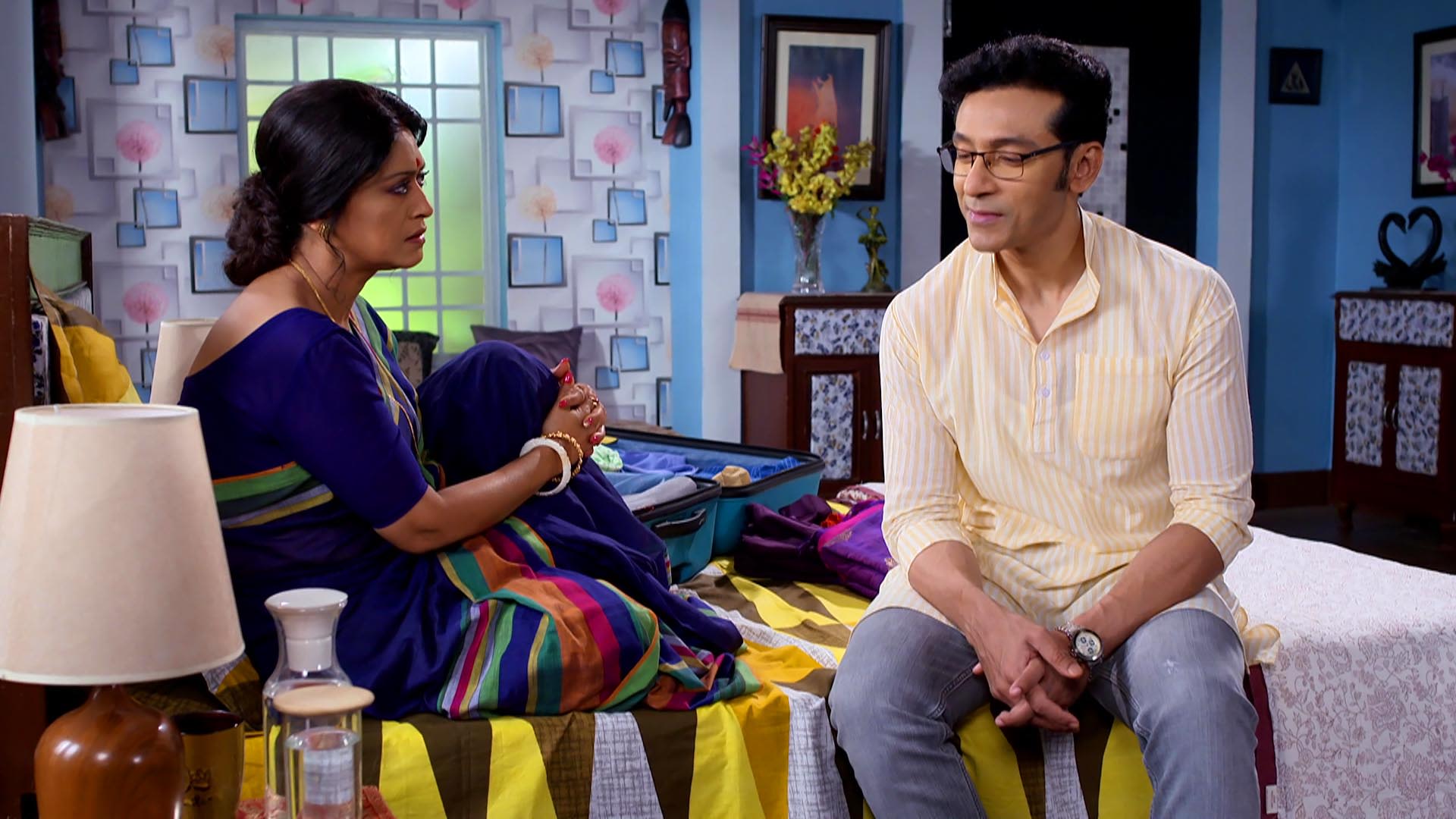 Watch Sreemoyee Episode 761 on JioHotstar