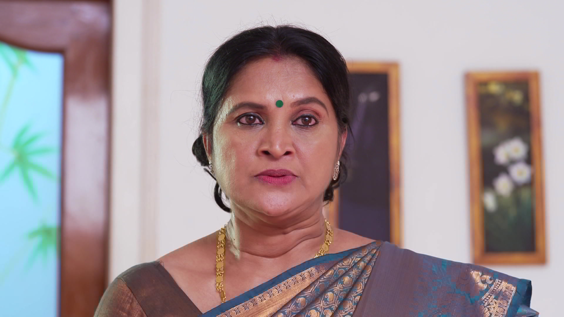 Watch Mounaragam Episode 1208 on JioHotstar