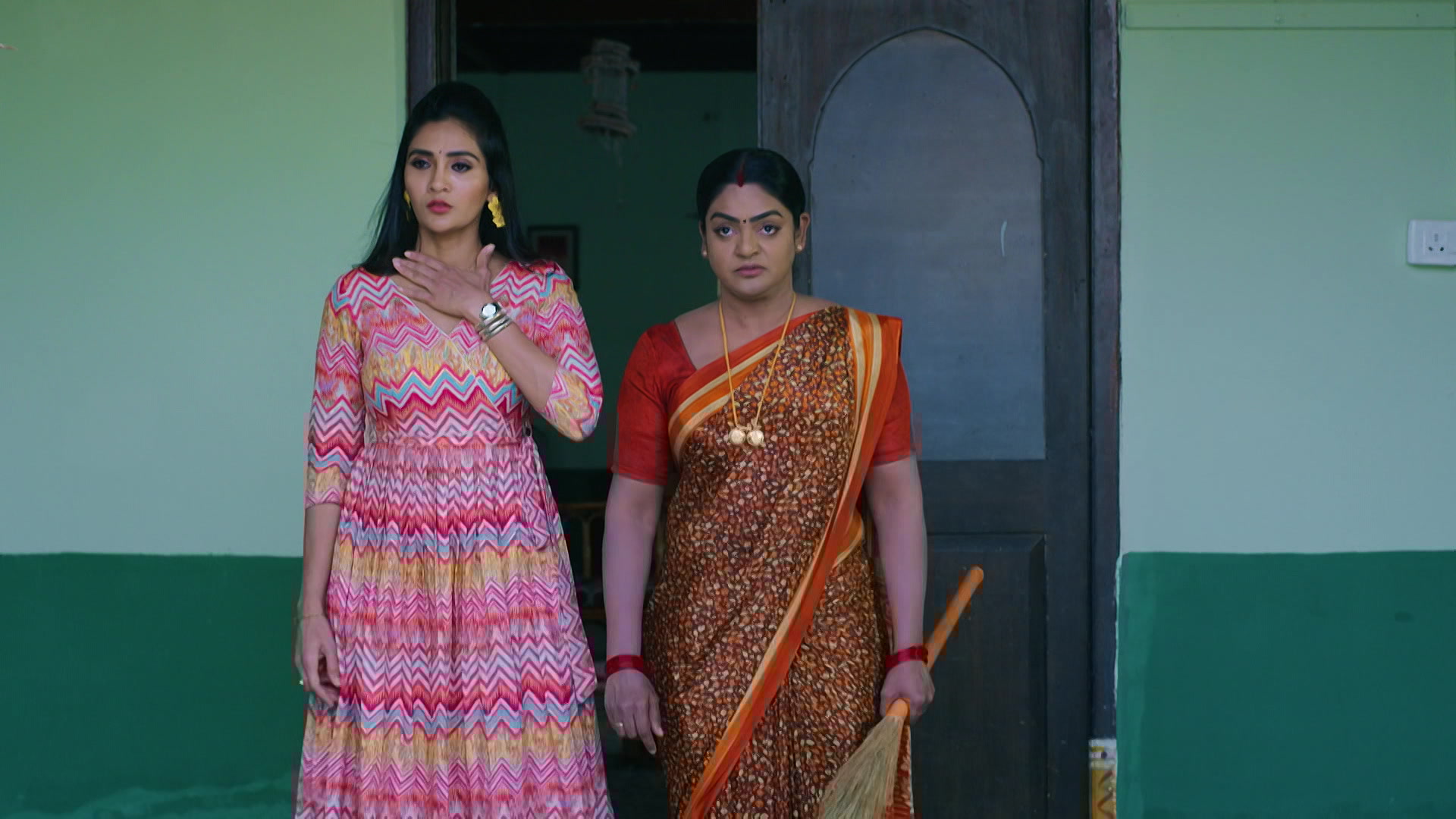 Stream Deepa Issues a Warning Season 4 Episode 238 – Deepa Issues a ...