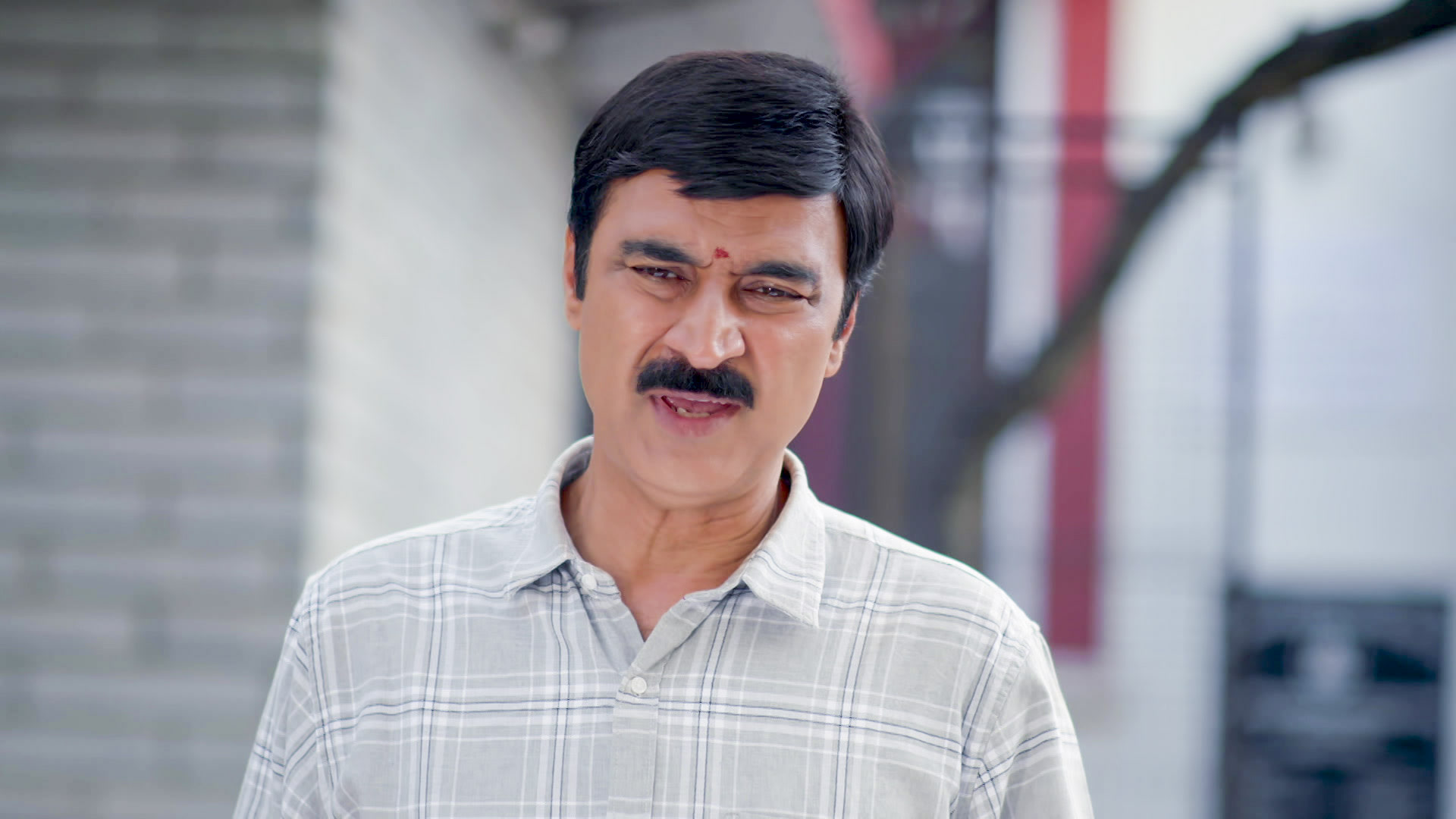 Watch Sharade S1 Episode 221 on JioHotstar
