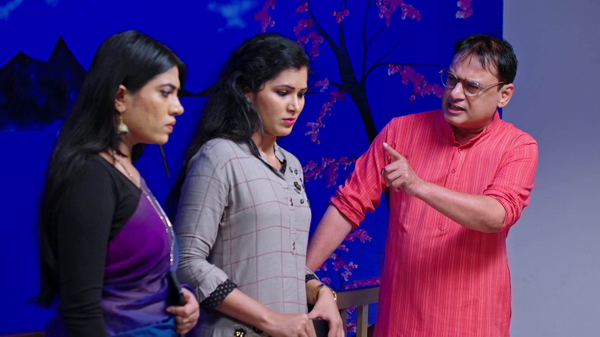 Watch Avanu Matthe Shravani Episode 432 on JioHotstar