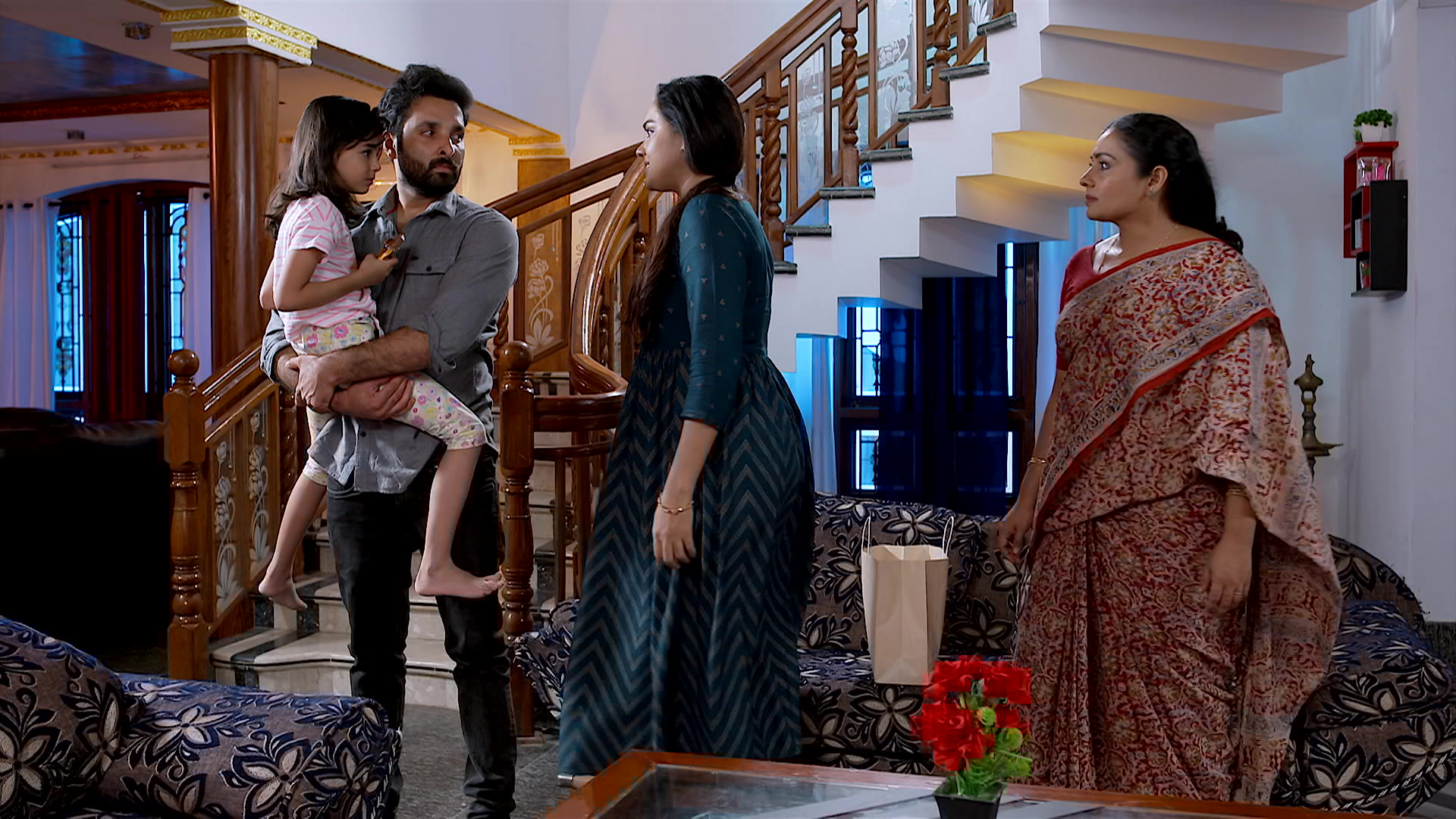 Watch Kudumbavilakku Episode 1190 on JioHotstar