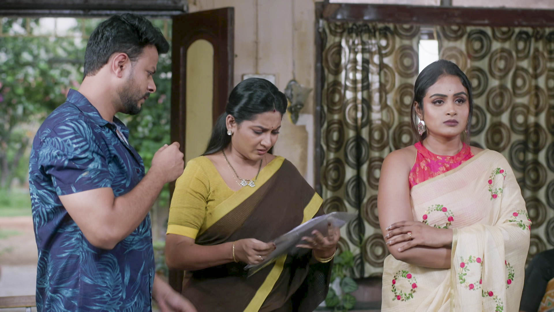 Watch Intinti Ramayanam S1 Episode 426 on JioHotstar
