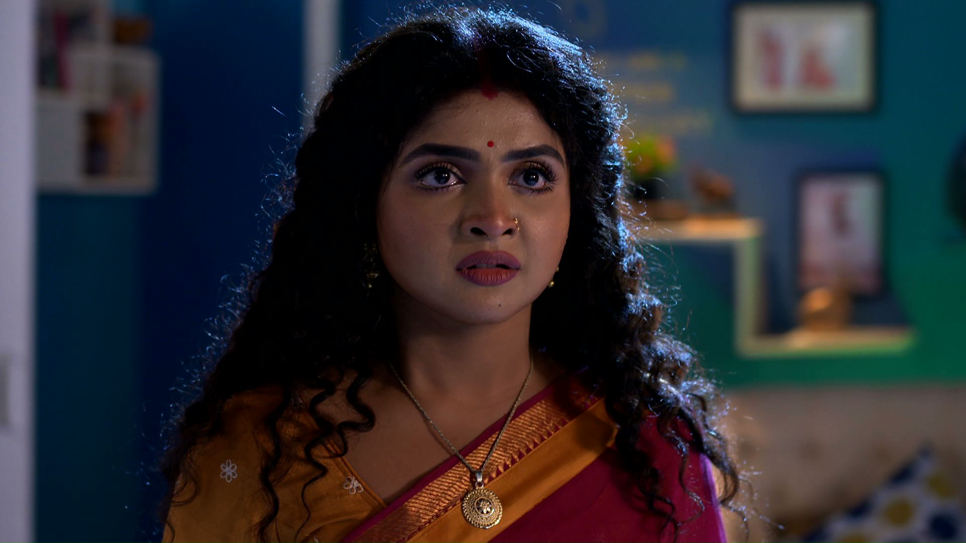 Watch Pherari Mon S1 Episode 212 on JioHotstar