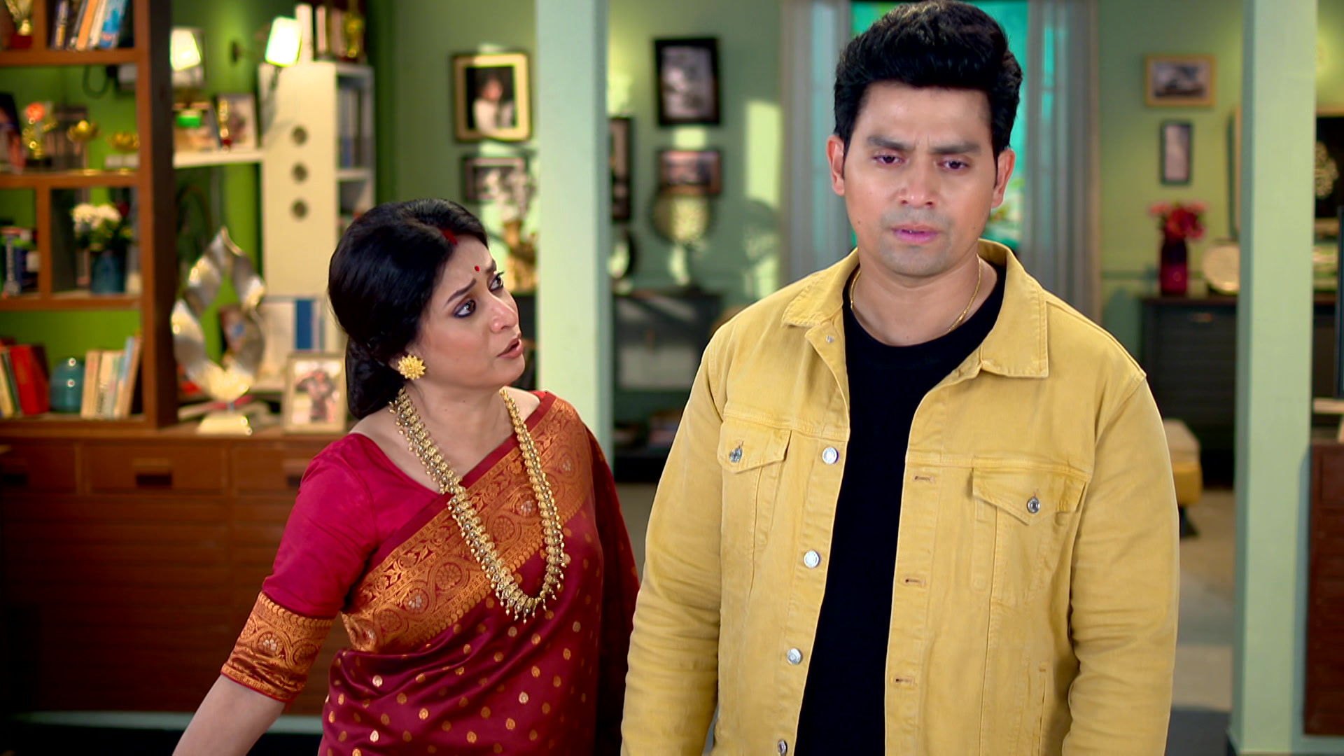 Watch Anurager Chhowa S1 Episode 1231 on JioHotstar