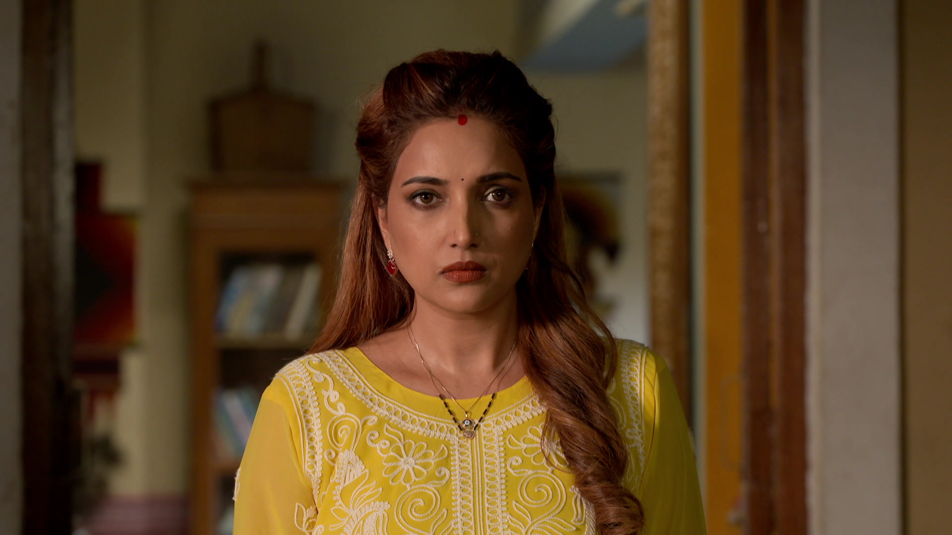 Watch Aai Kuthe Kaay Karte Episode 1338 on JioHotstar