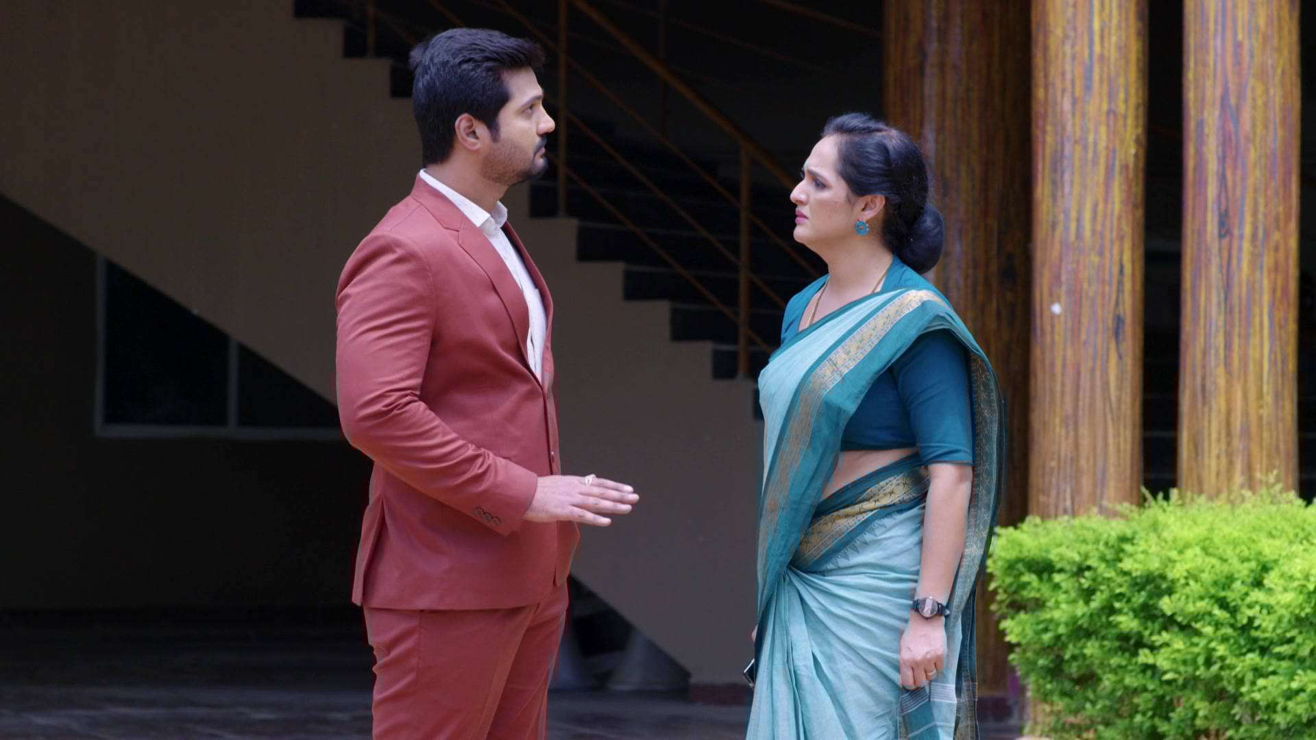 Watch Guppedantha Manasu Episode 768 on JioHotstar