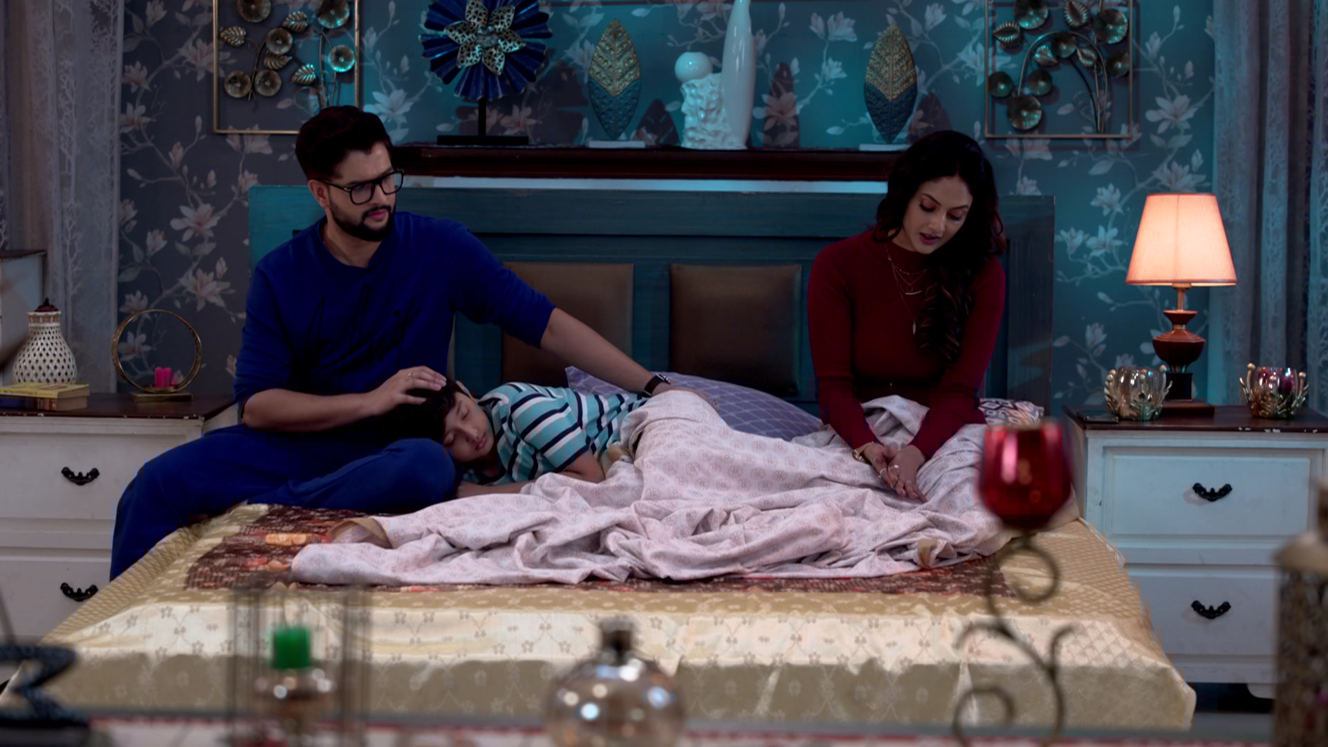 Watch Bangla Medium S1 Episode 313 on JioHotstar