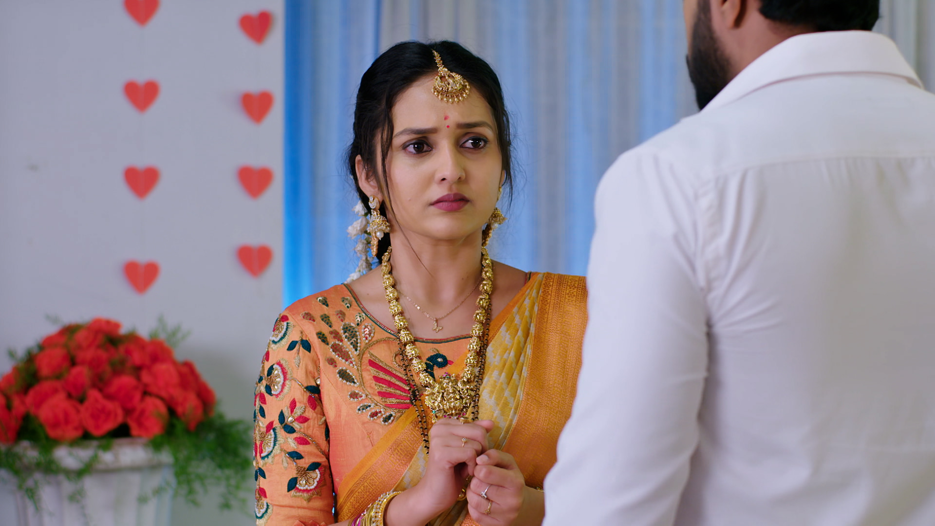 Watch Karimani S1 Episode 296 on JioHotstar