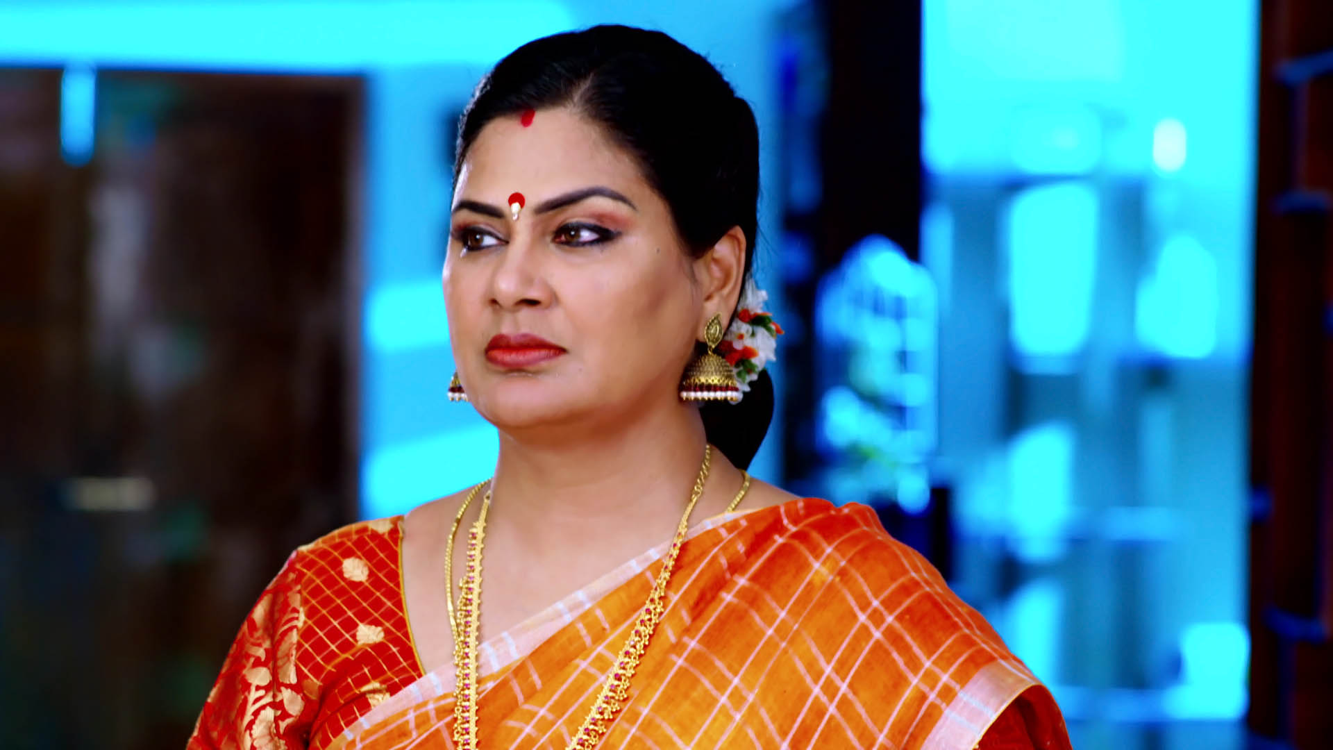 Watch Guppedantha Manasu S1 Episode 242 on JioHotstar