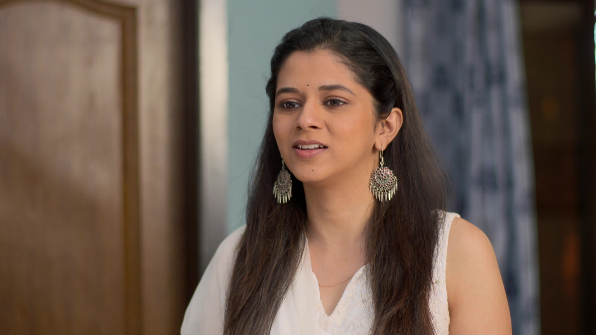 Watch Aai Kuthe Kaay Karte S1 Episode 1182 on JioHotstar