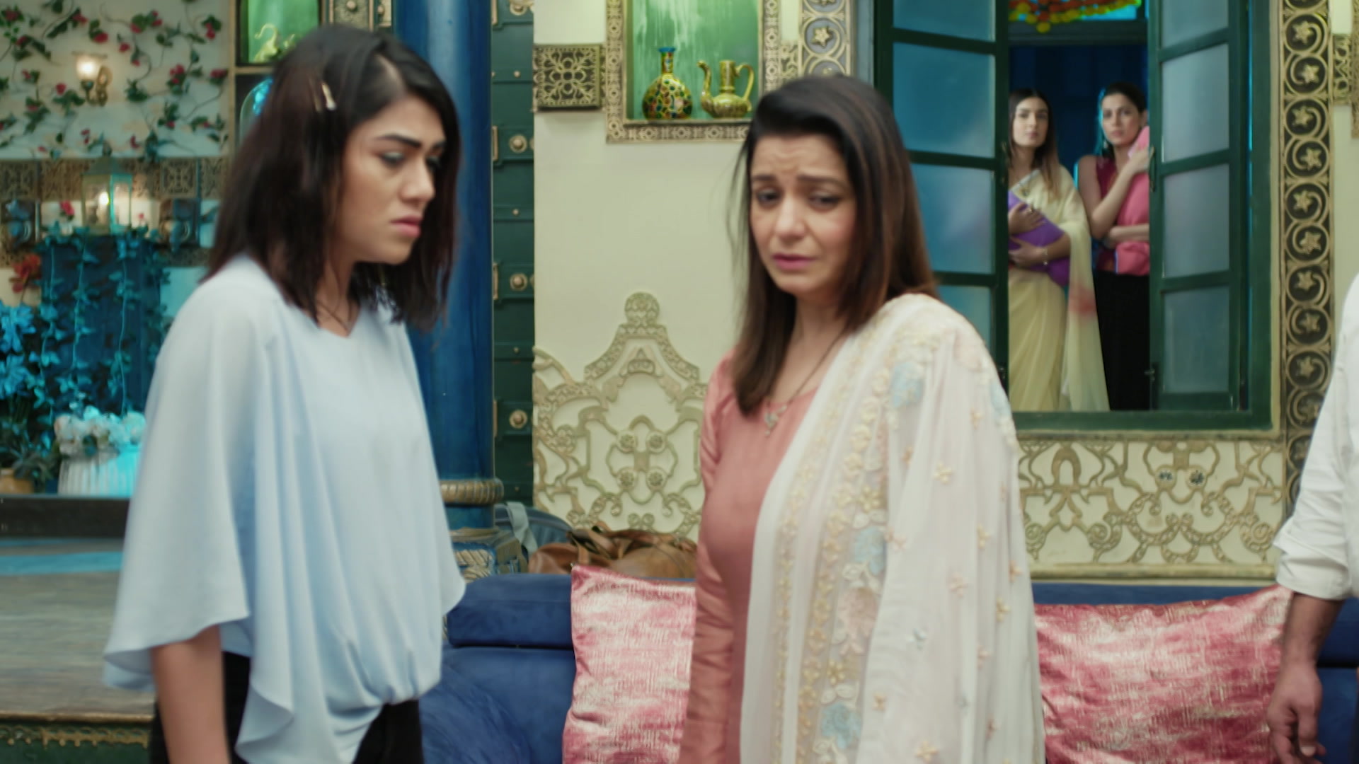 Watch Pandya Store S1 Episode 596 on JioHotstar
