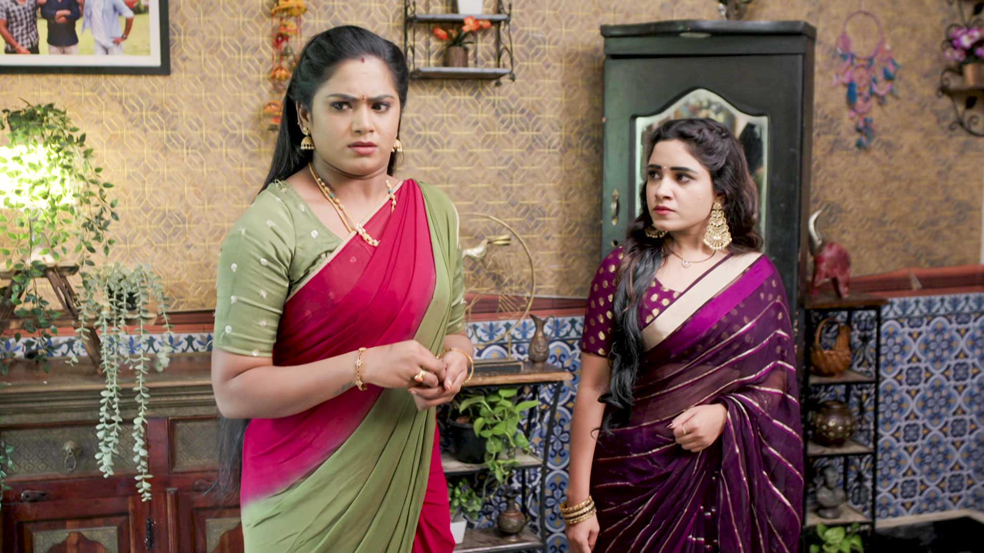 Watch Illu Illalu Pillalu Episode 236 on JioHotstar