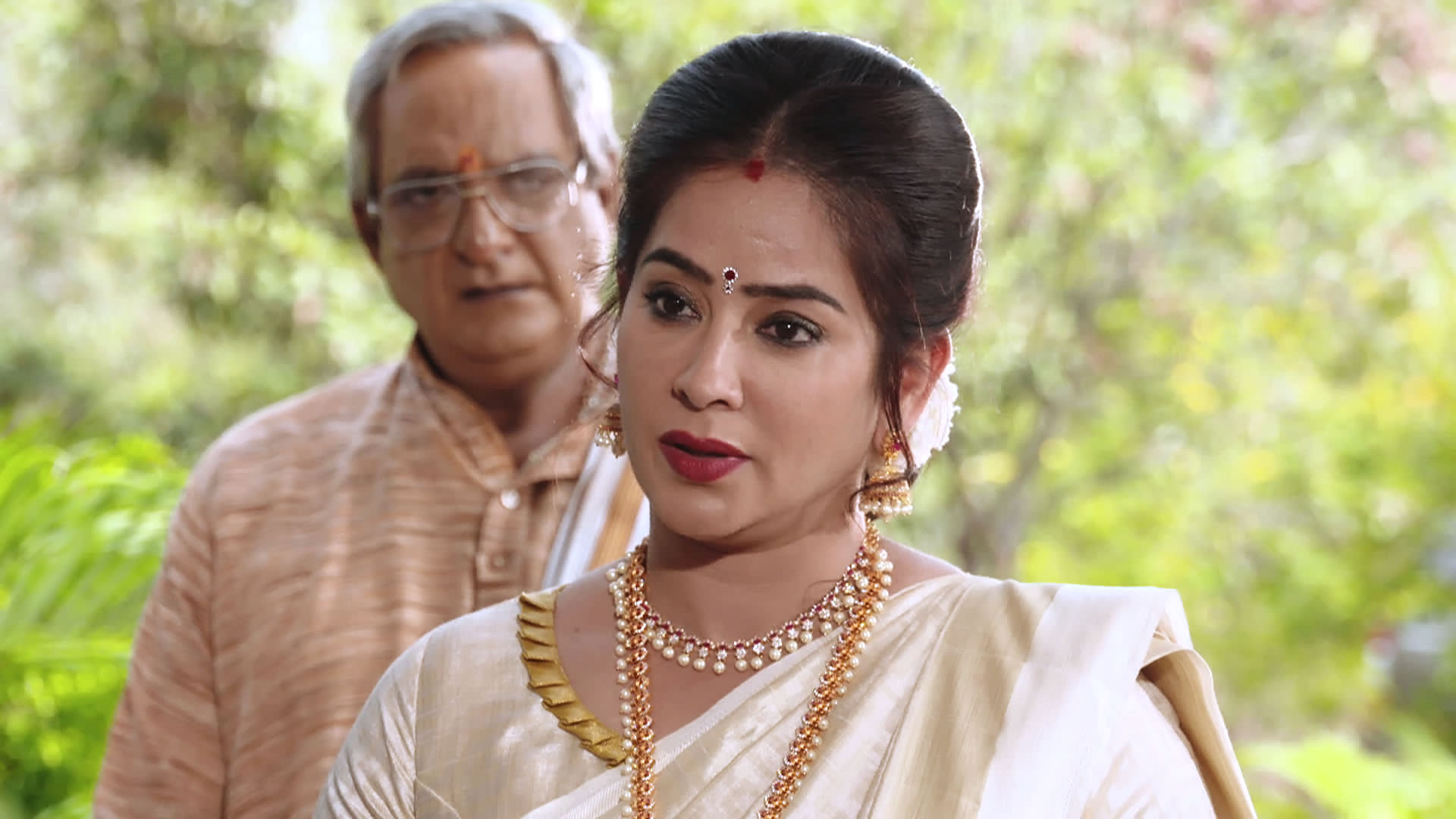 Watch Indrani's Family Visits Sudha Online