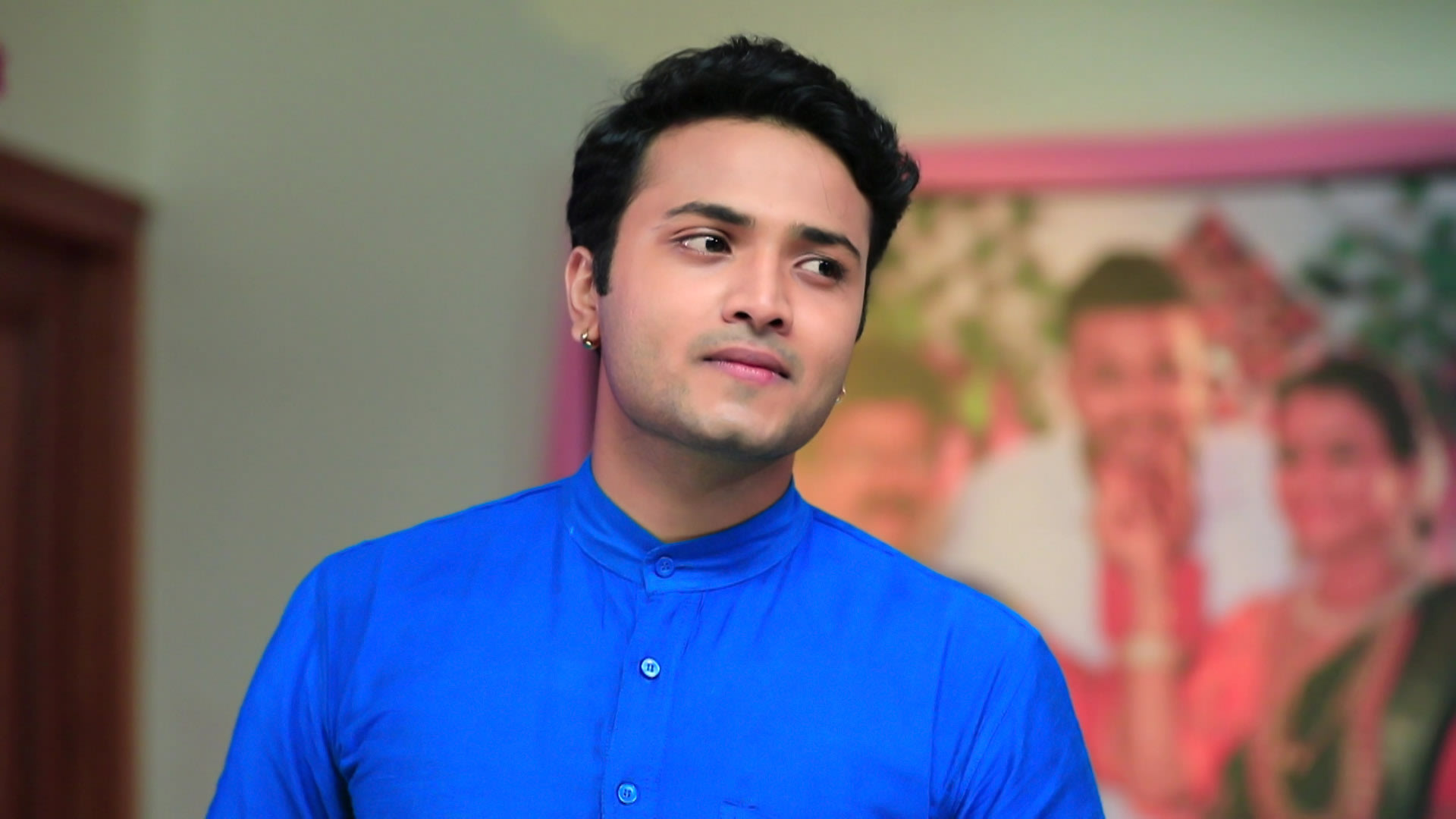 Watch a clip from E12 - Suryakant's Plan Fails on Hotstar