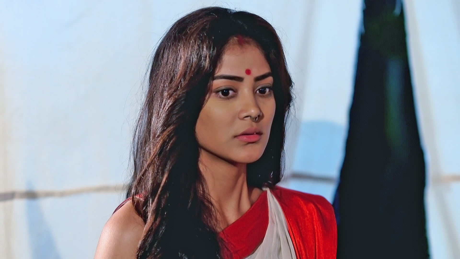 Watch Debi Choudhurani S1 Episode 132 on JioHotstar