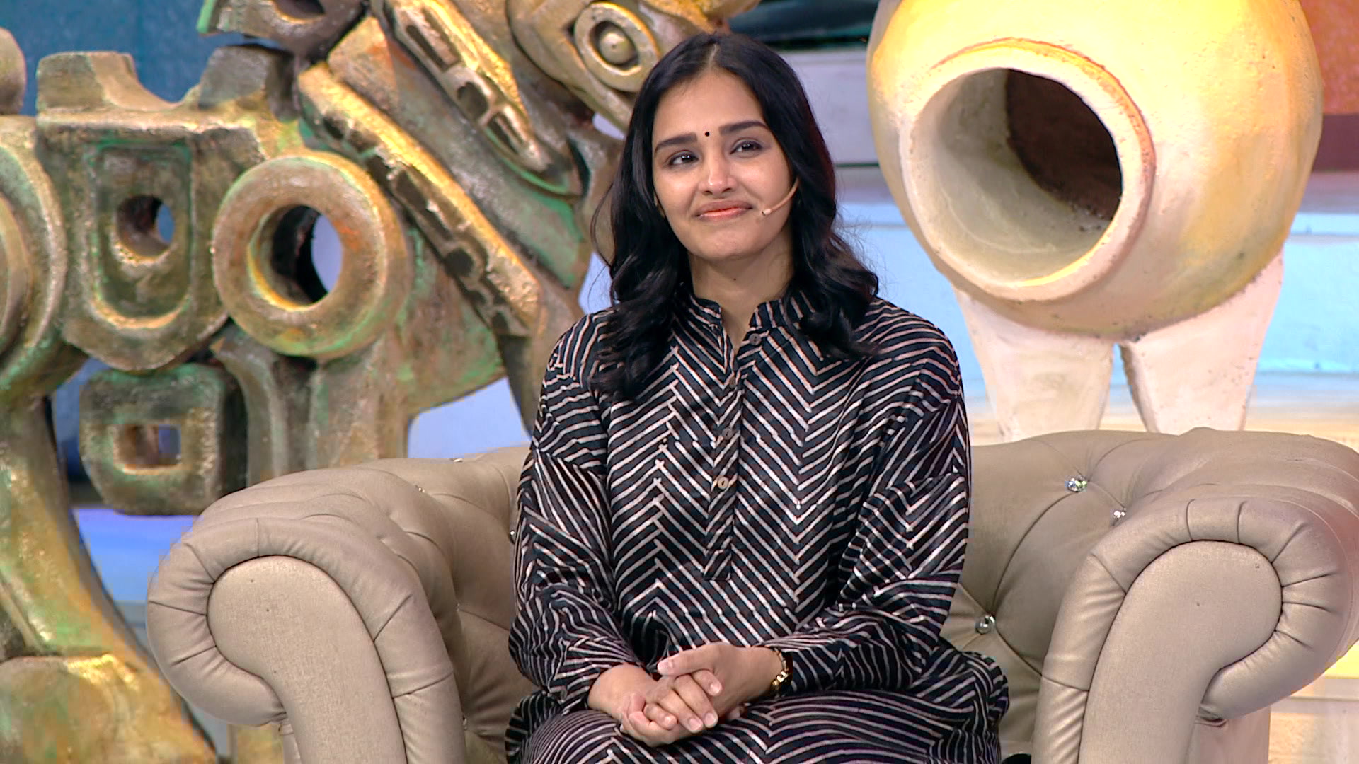 Watch Neeya Naana S23 Episode 296 on JioHotstar