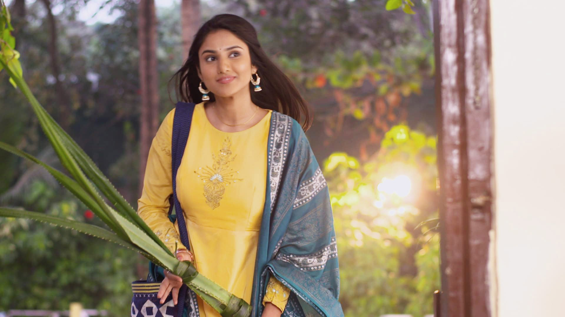 Watch Swabhimaan - Shodh Astitvacha Episode 1 on JioHotstar