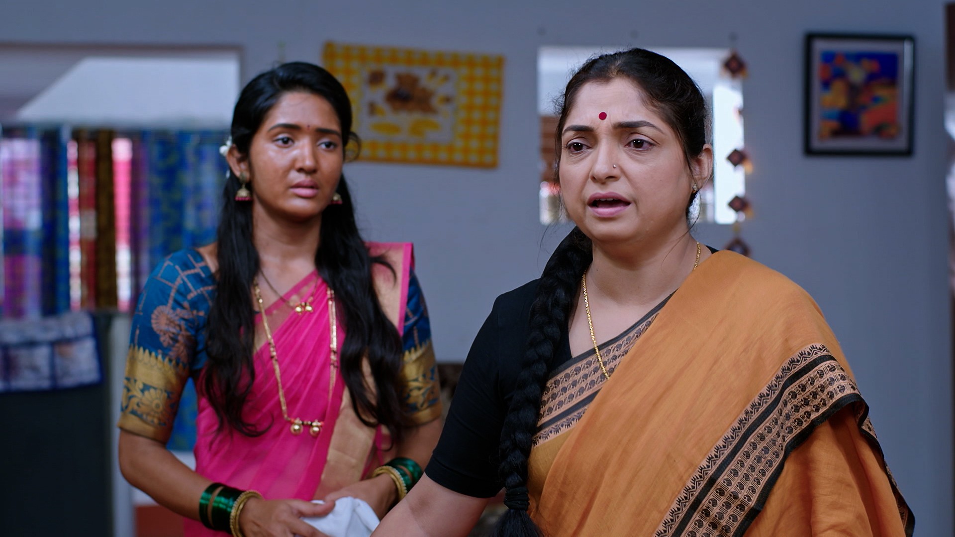 Watch Drishti Bottu Episode 266 on JioHotstar