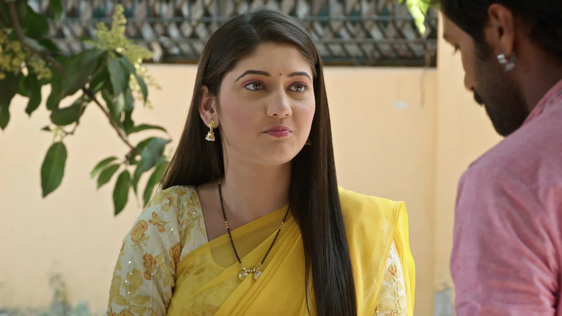 Watch Lai Avadtes Tu Mala Episode 136 on JioHotstar