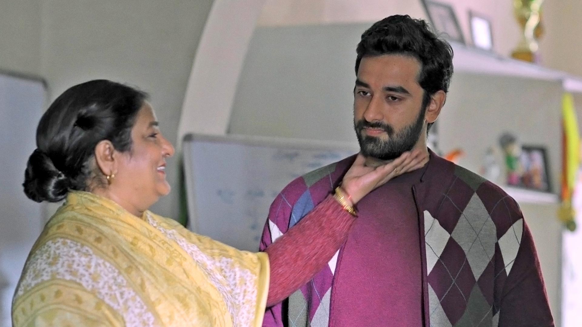 Watch Ghar Waapsi Episode 1 on JioHotstar