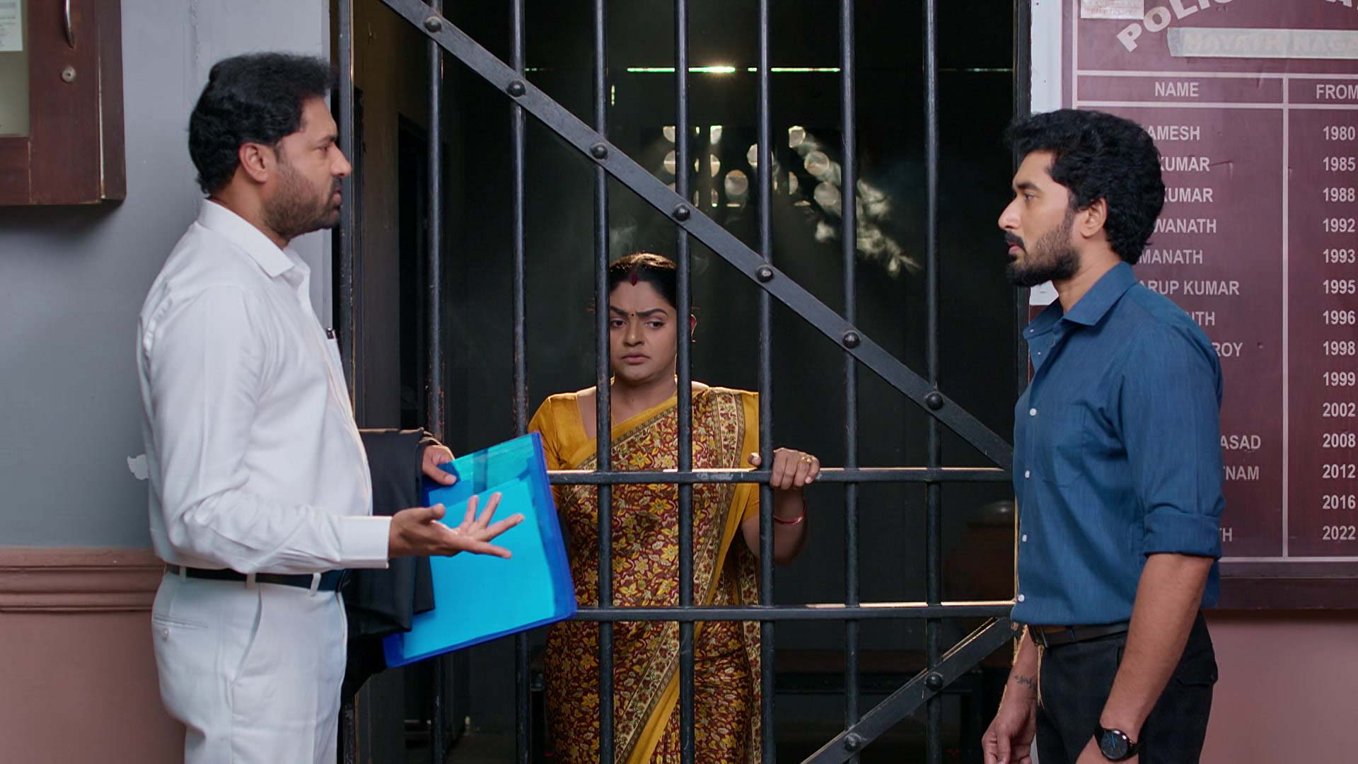 Watch Karthika Deepam - Idi Nava Vasantham Episode 334 on JioHotstar