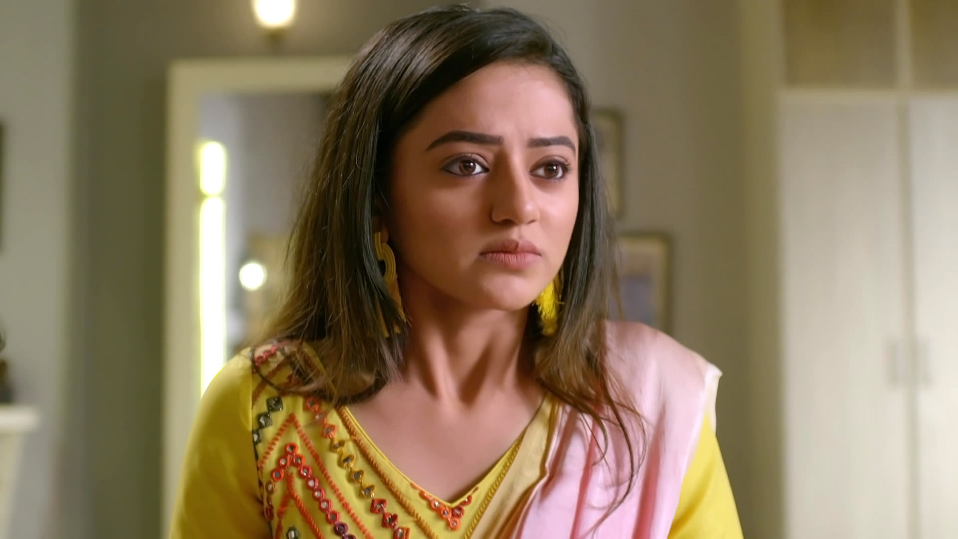 E13 - Saltanat's Identity Crisis - JioHotstar