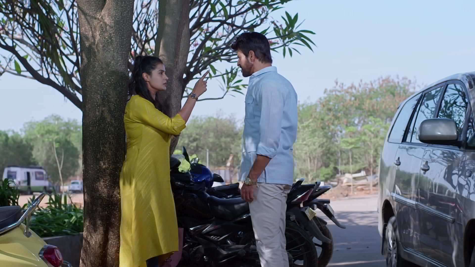 Watch Chinni Episode 216 on JioHotstar