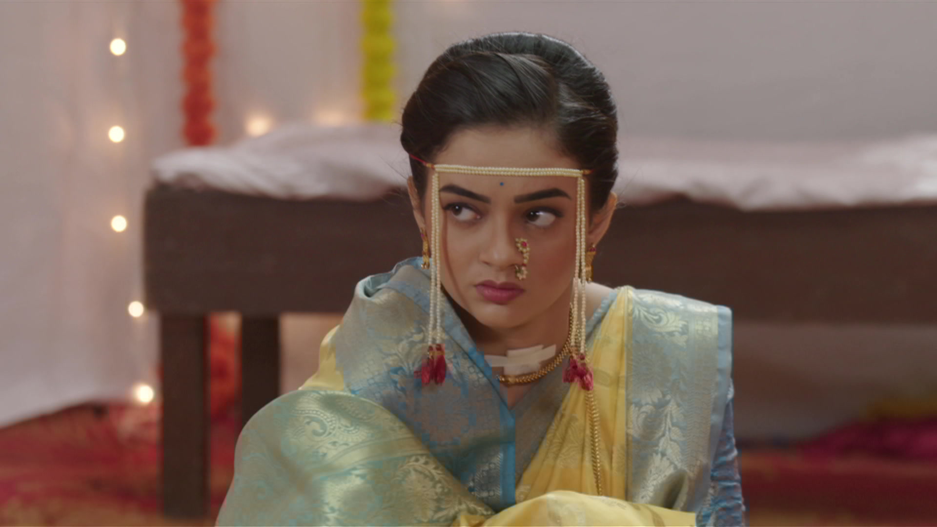 Watch Aboli Episode 995 on JioHotstar